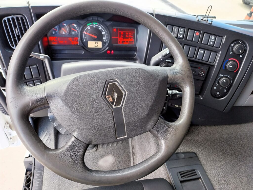 Renault D18 280 - Autos Castro